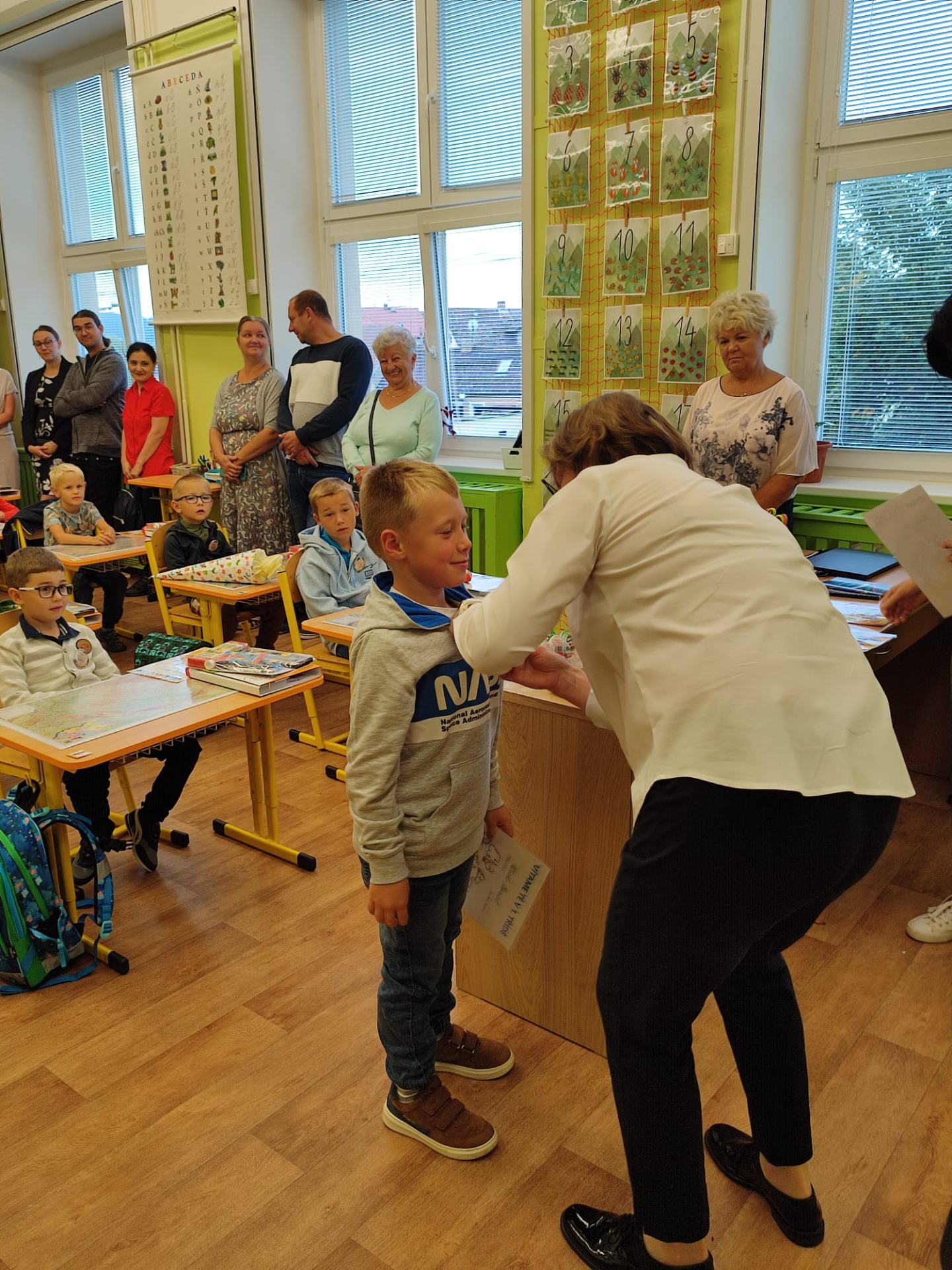 Prvňáčci první den ve škole :: Masarykova ZŠ a MŠ v Žihli